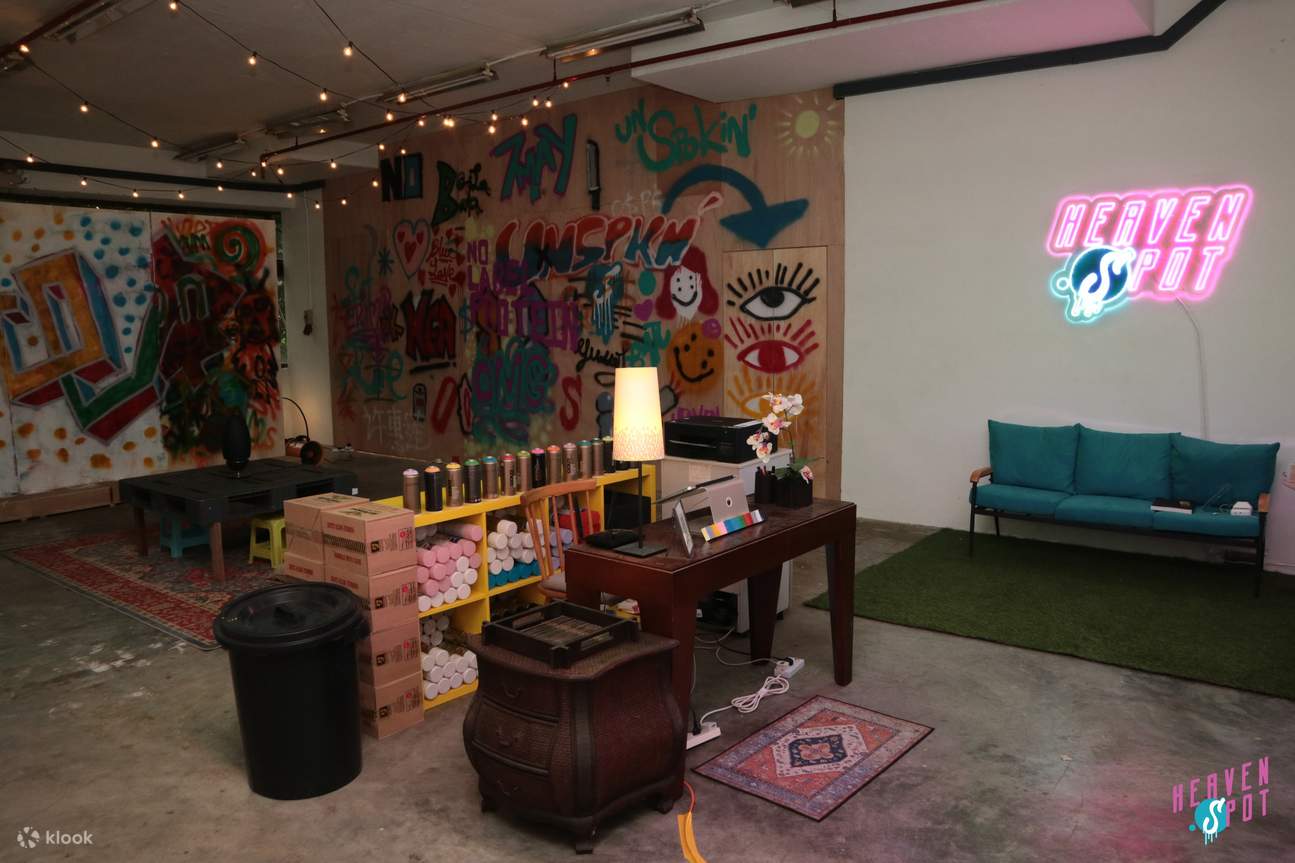 Graffiti Therapy Experience by Heaven Spot from Singapore - Klook